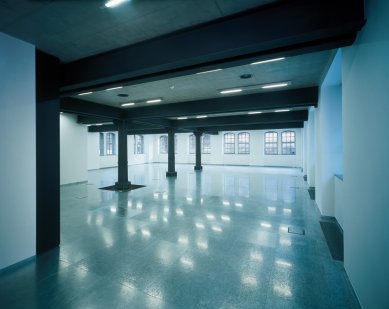 archiweb.cz - Machine House