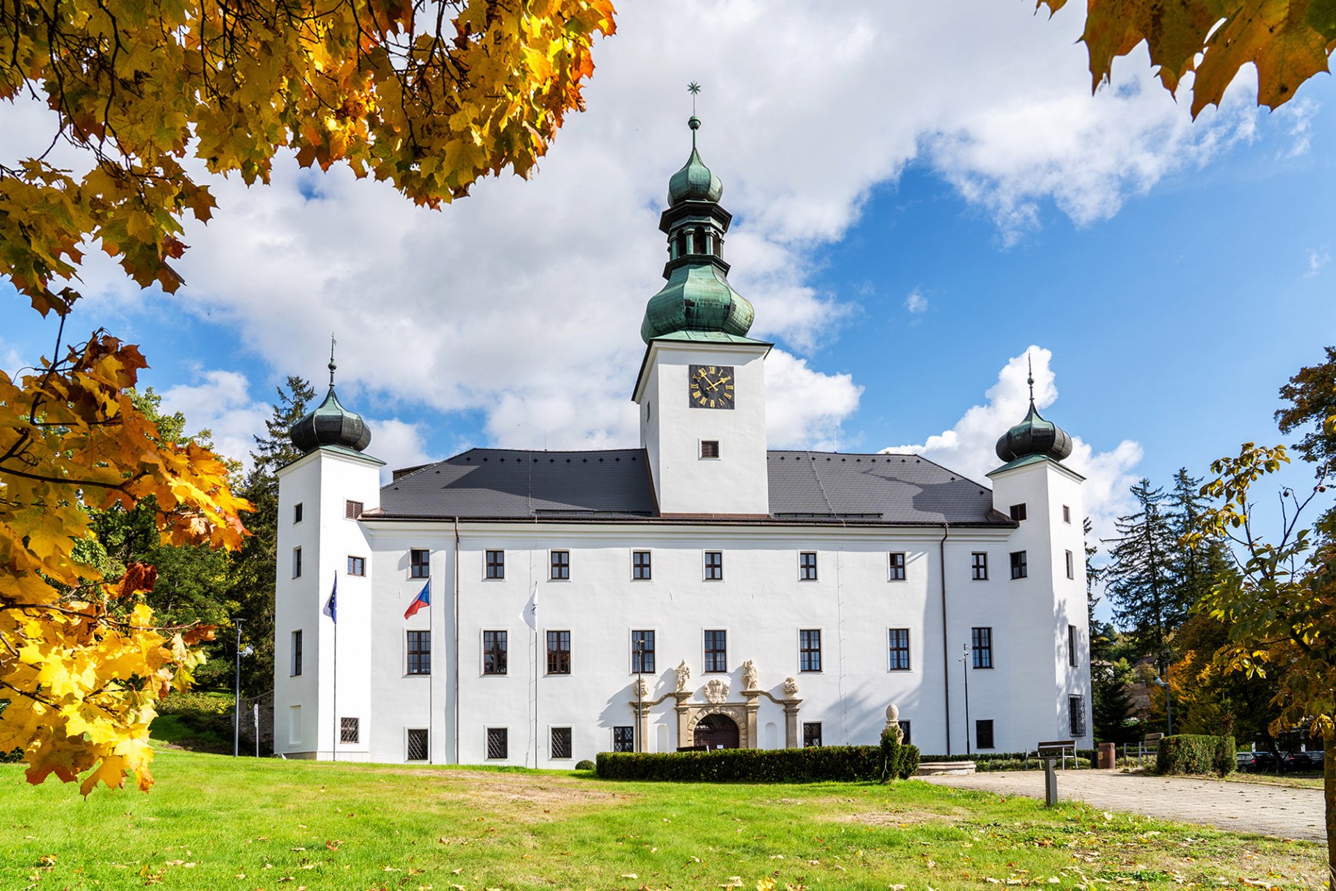 archiweb.cz - Zámecký hotel Třešť - interiéry