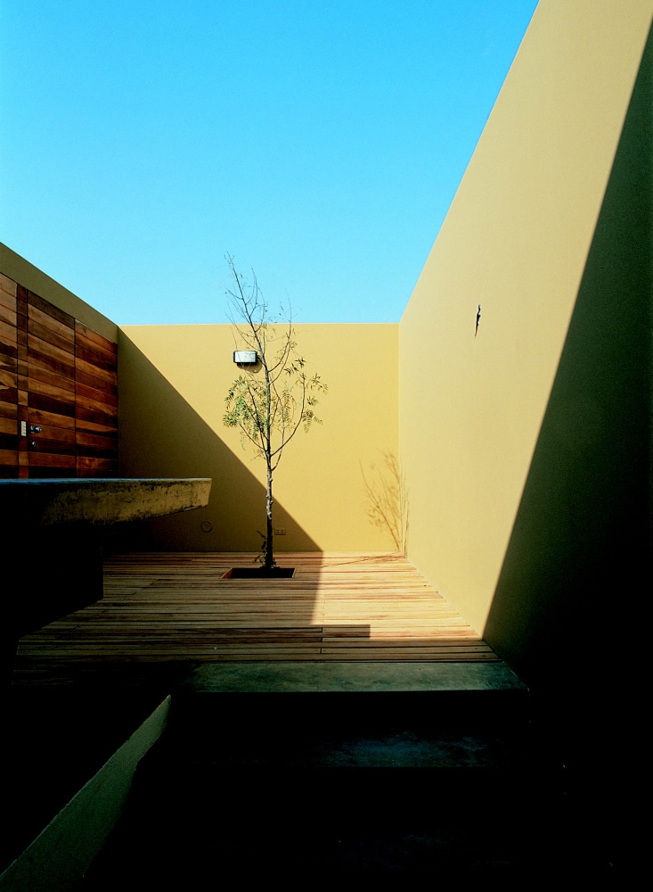 archiweb.cz - Equis House