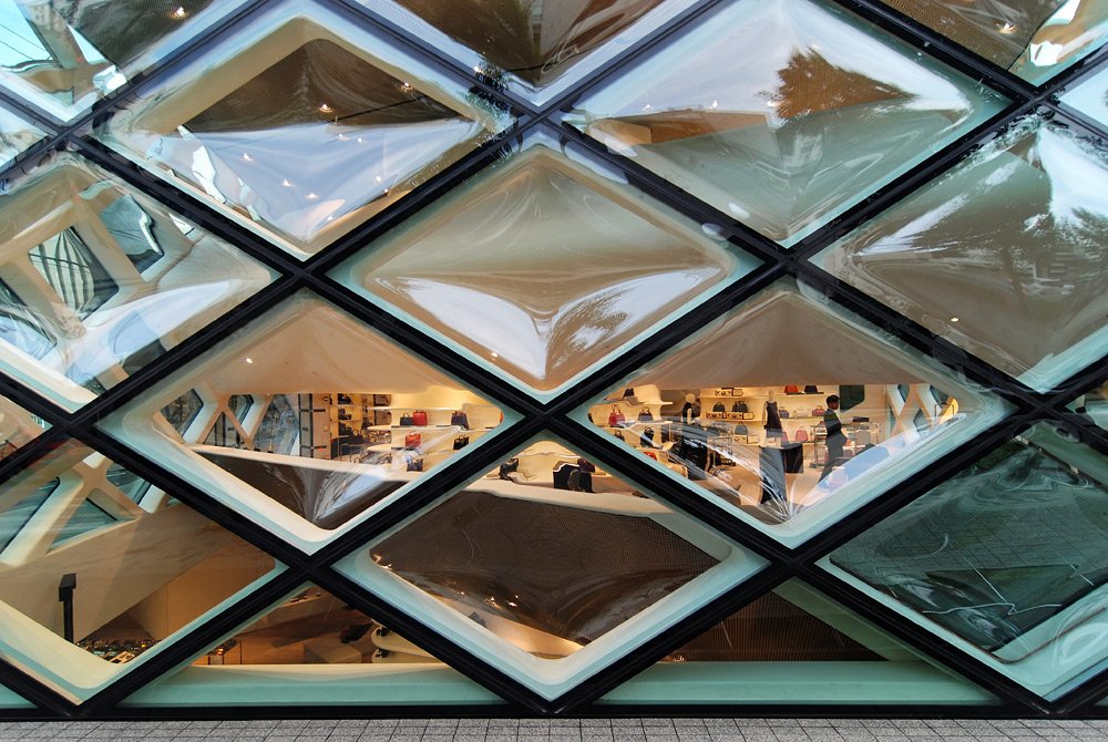 archiweb.cz - Prada Aoyama Epicenter