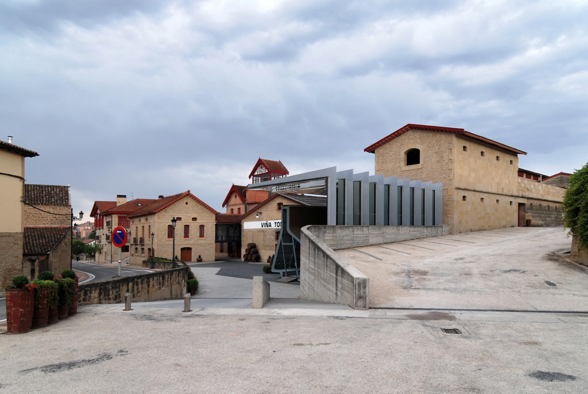 archiweb.cz - Tondonia Winery Pavilion