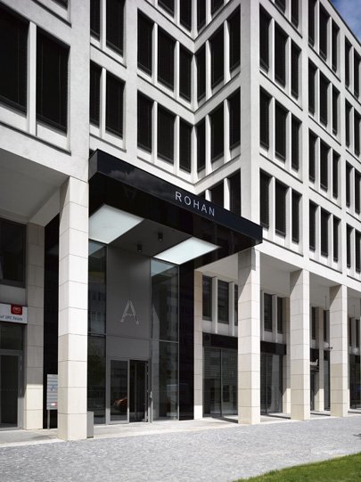 archiweb.cz - Administrative Building Rohan – River Garden