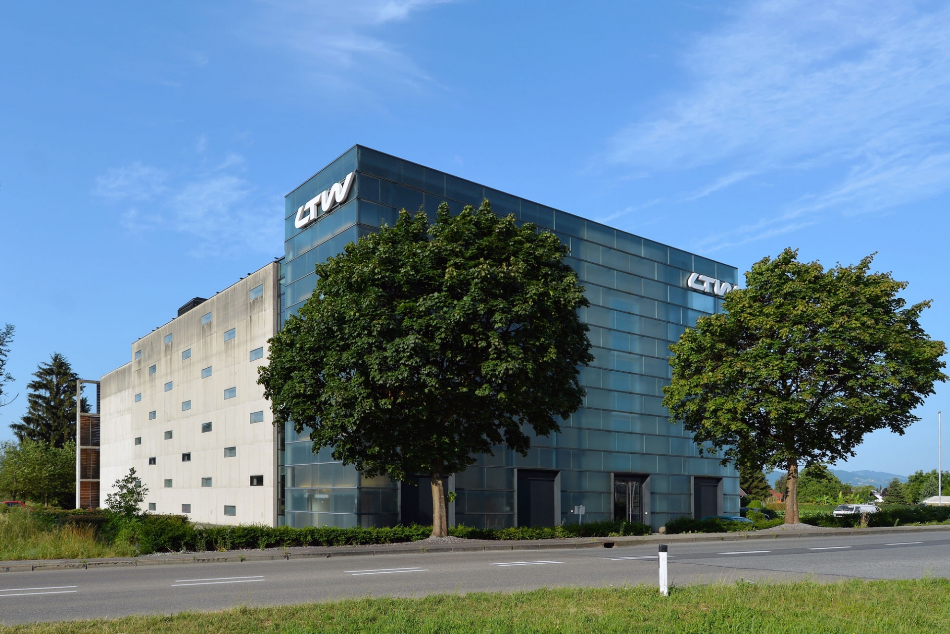 archiweb.cz - High bay warehouse LTW