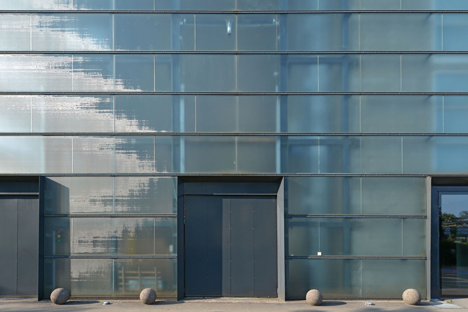 archiweb.cz - Skladová budova LTW