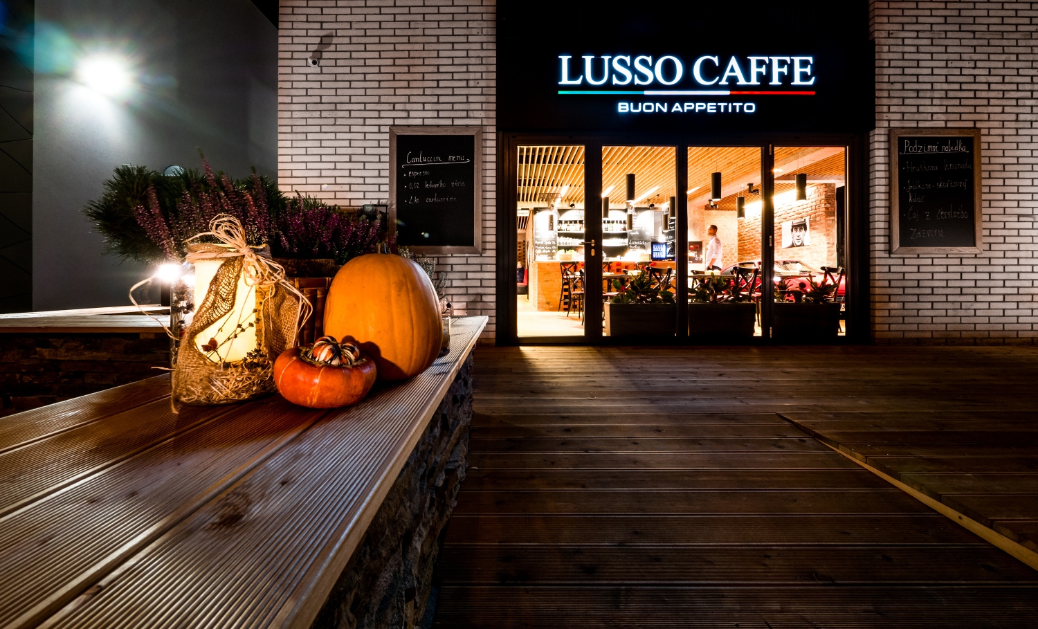 archiweb.cz - Lusso Caffe, Zlín