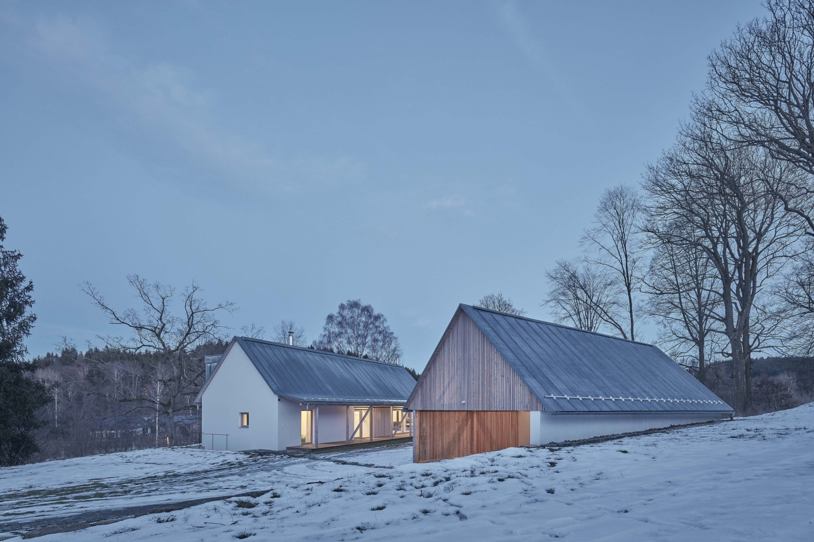 archiweb.cz - House with a Barn