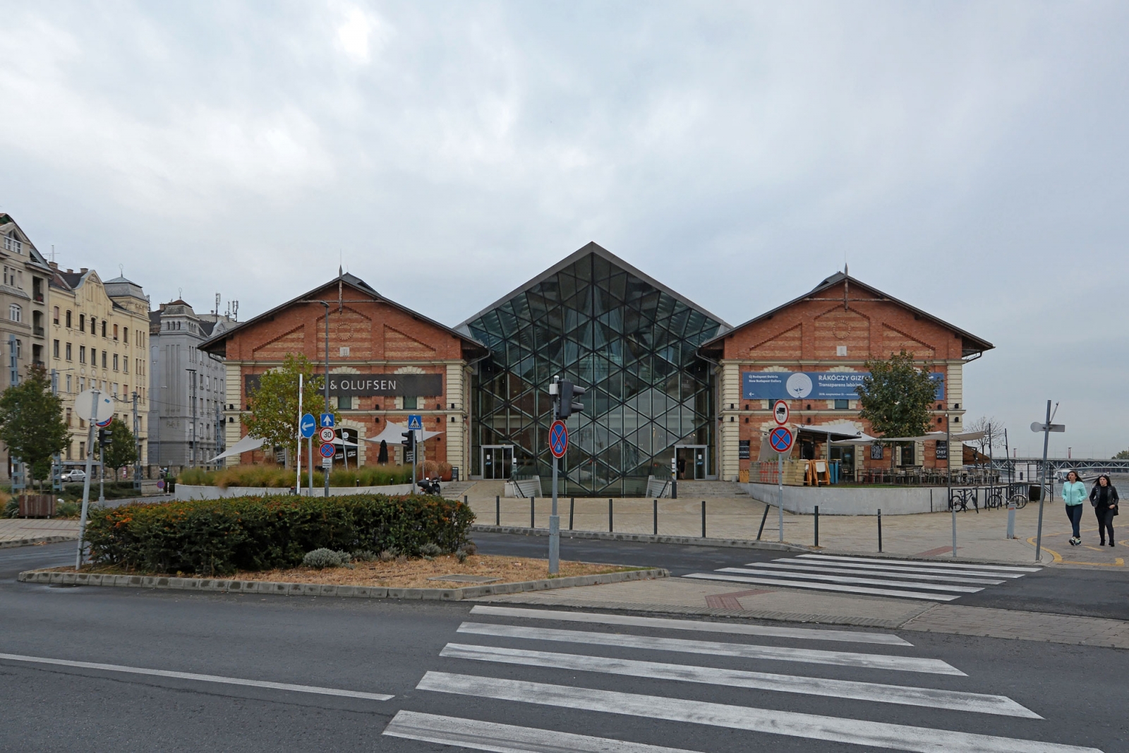 archiweb.cz - CET Building