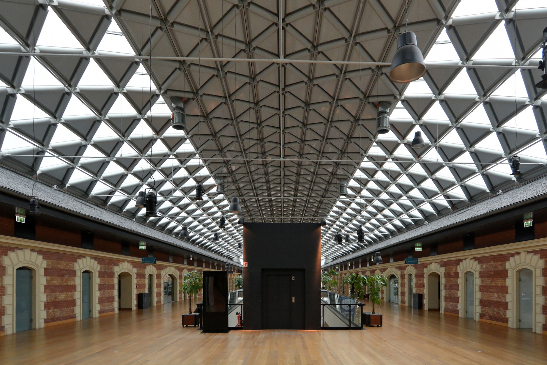 archiweb.cz - CET Building