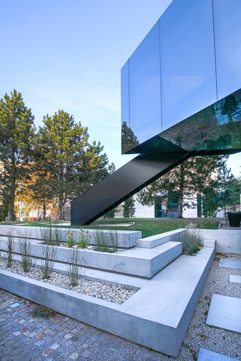 archiweb.cz - Glass Cube