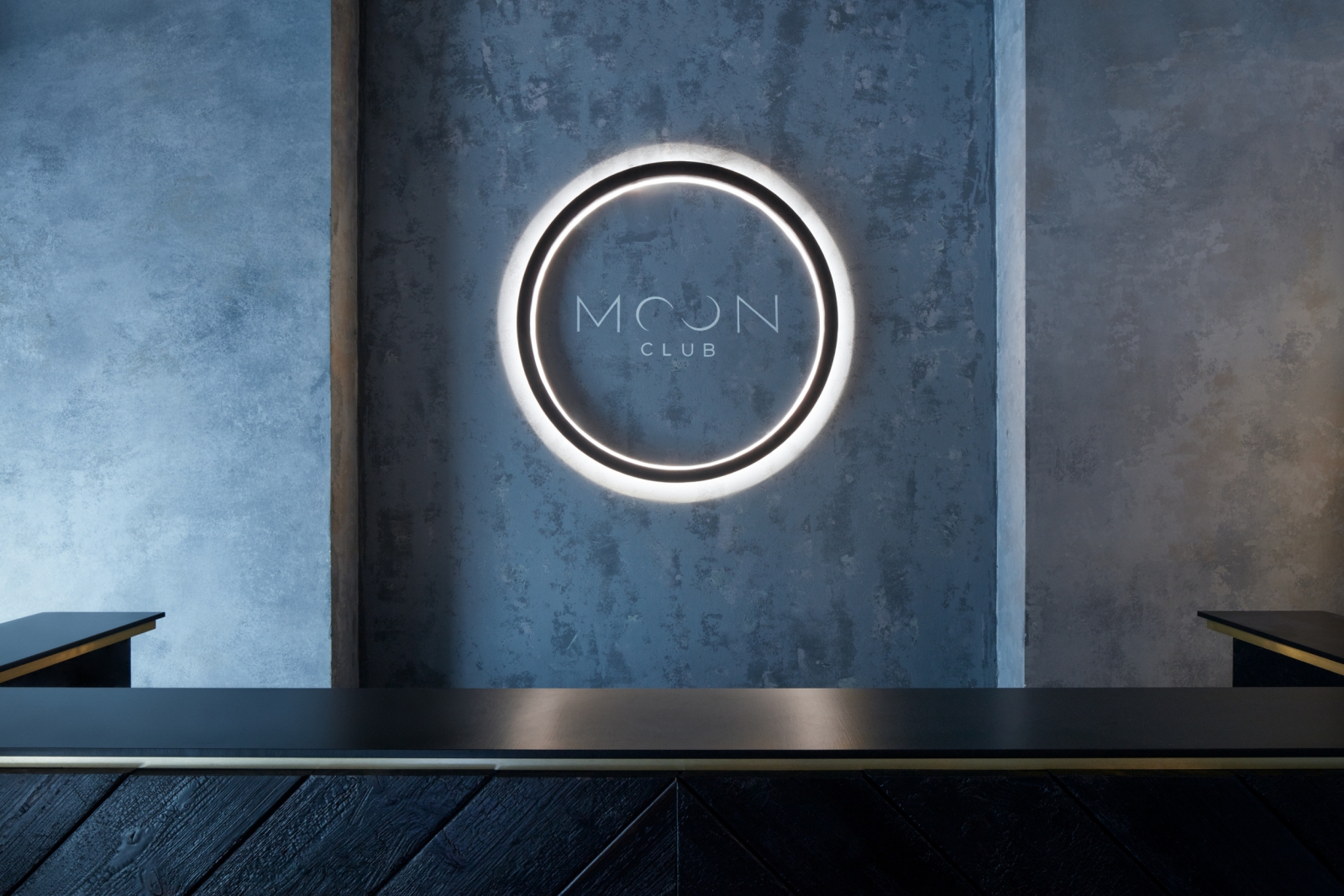 archiweb.cz - Moon Club