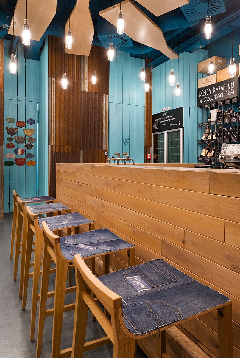 archiweb.cz - R café