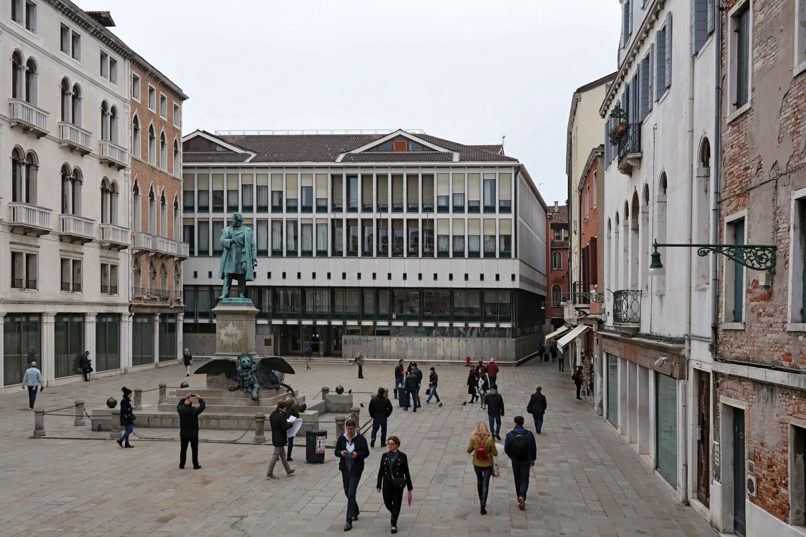 archiweb.cz - Spořitelna Campo Manin