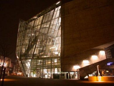 archiweb.cz - UFA Palast