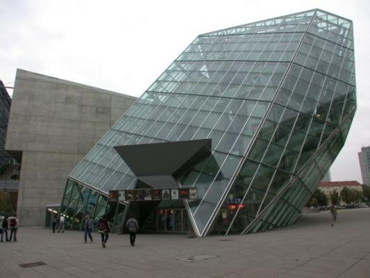 archiweb.cz - UFA Palast