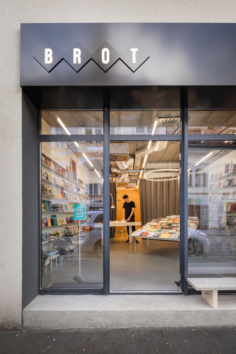 archiweb.cz - Brot Books Deli