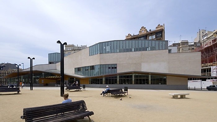 archiweb.cz - Jaume Fuster Library