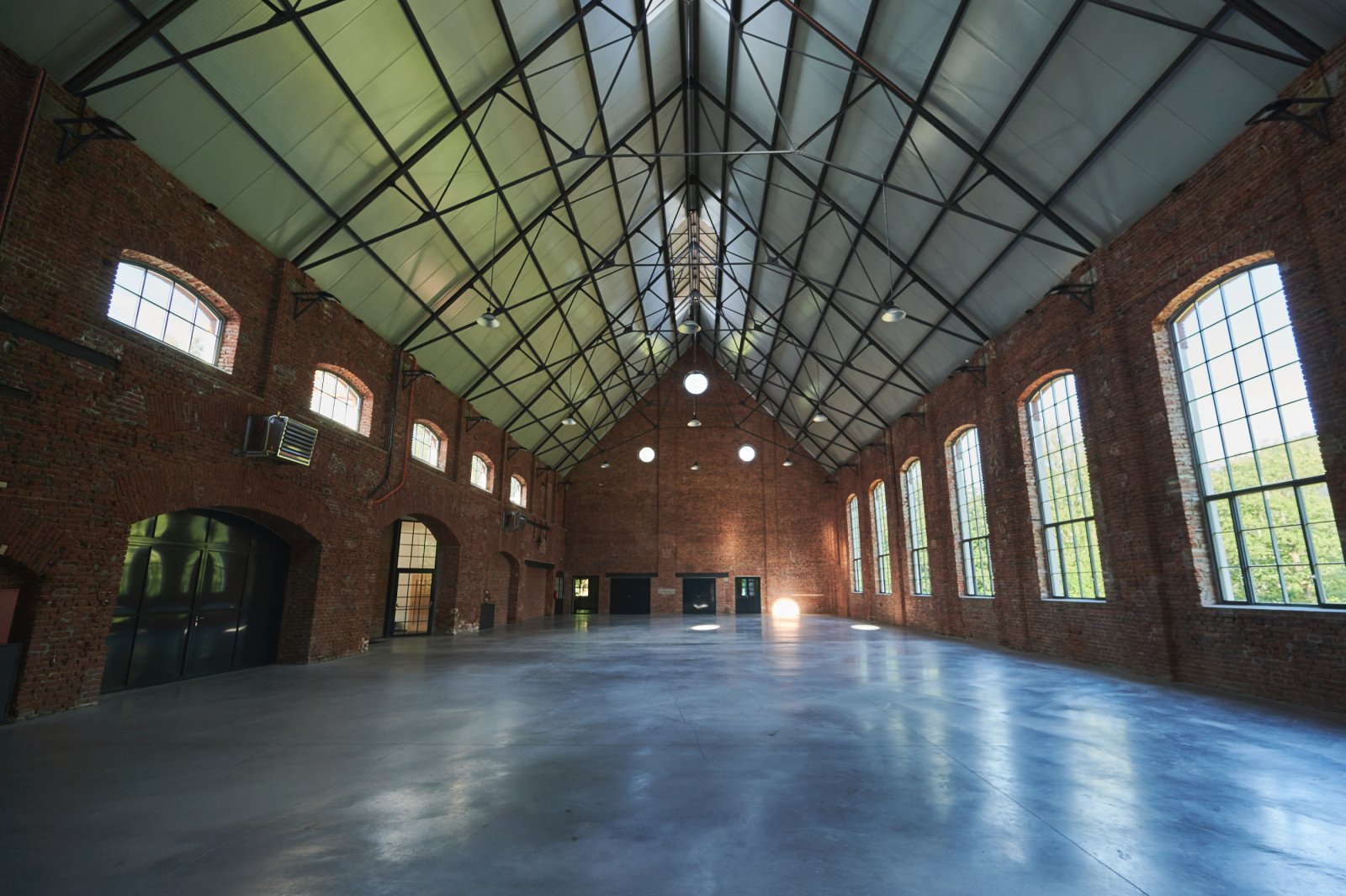 archiweb.cz - Konverze sklářské haly v Josefově Dole – Huť Marie