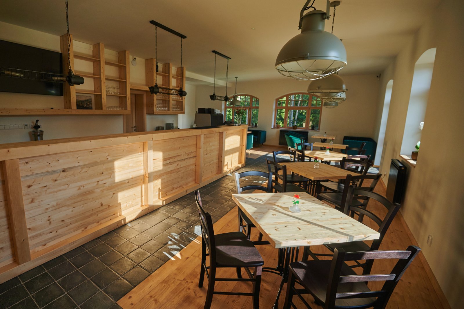 archiweb.cz - Konverze sklářské haly v Josefově Dole – Huť Marie