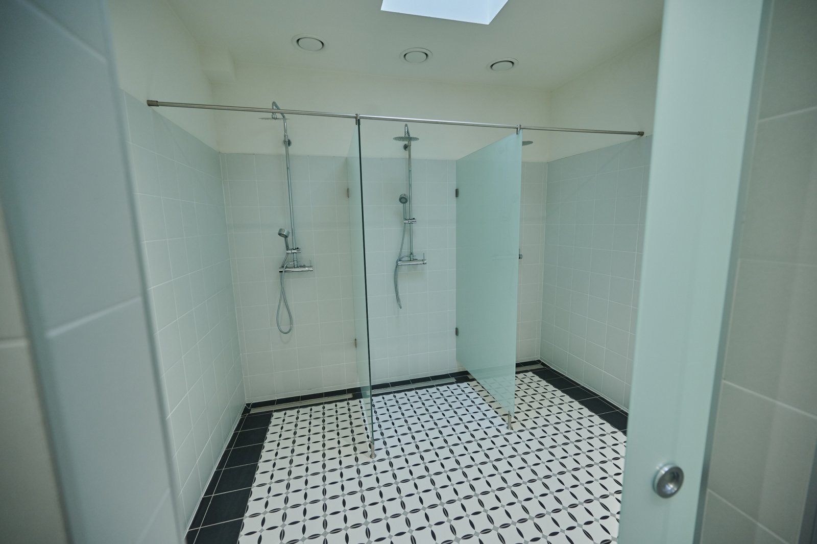 archiweb.cz - Konverze sklářské haly v Josefově Dole – Huť Marie