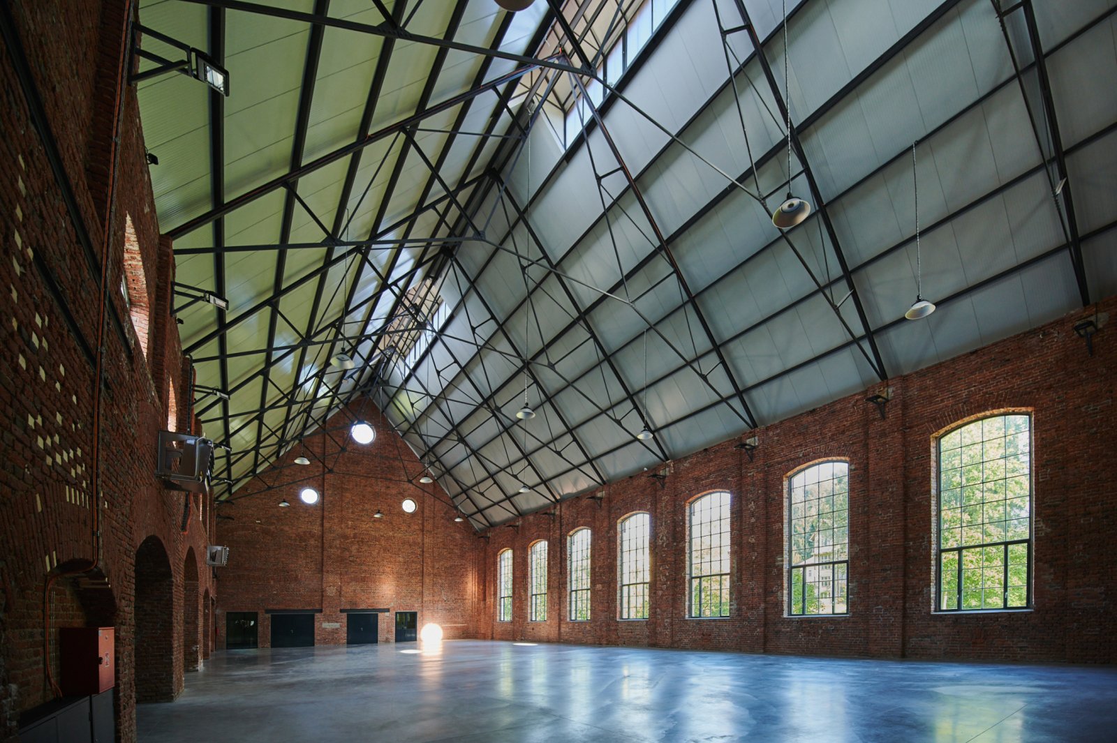 archiweb.cz - Konverze sklářské haly v Josefově Dole – Huť Marie