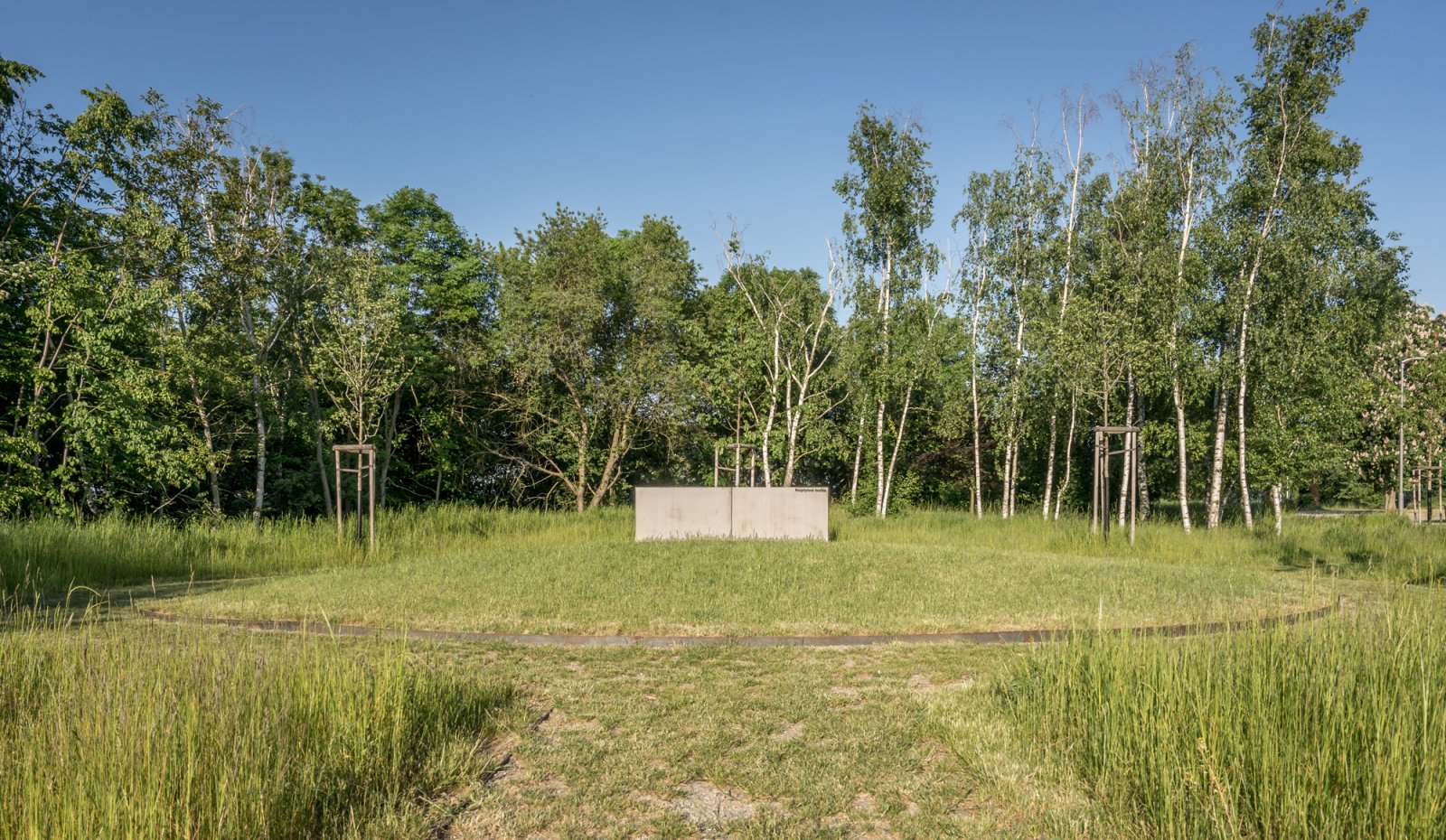 archiweb.cz - Zahrady se hřbitovem, Suchdol