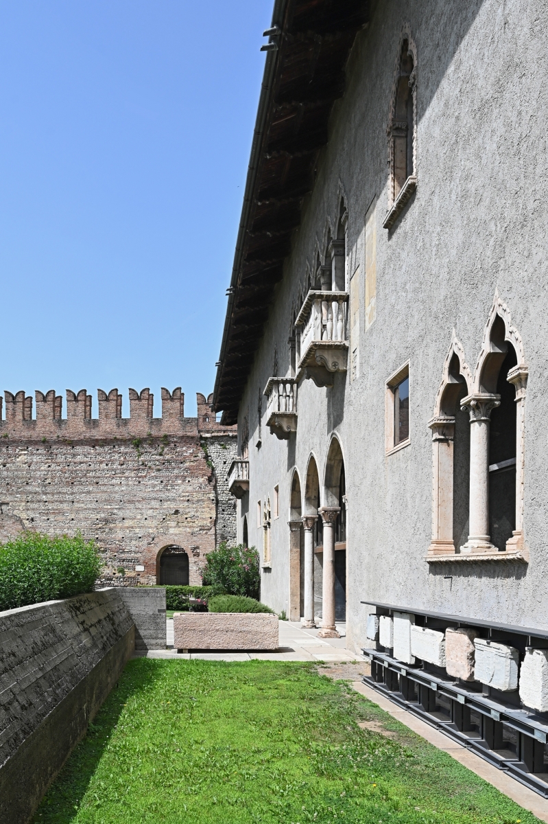 archiweb.cz - Castelvecchio Museum