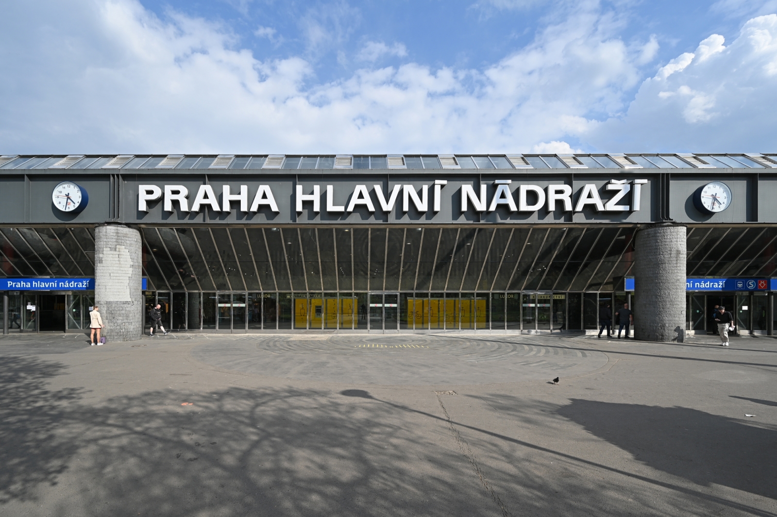 archiweb.cz - Vstupní hala a odbavovací budova Hlavního nádraží v Praze