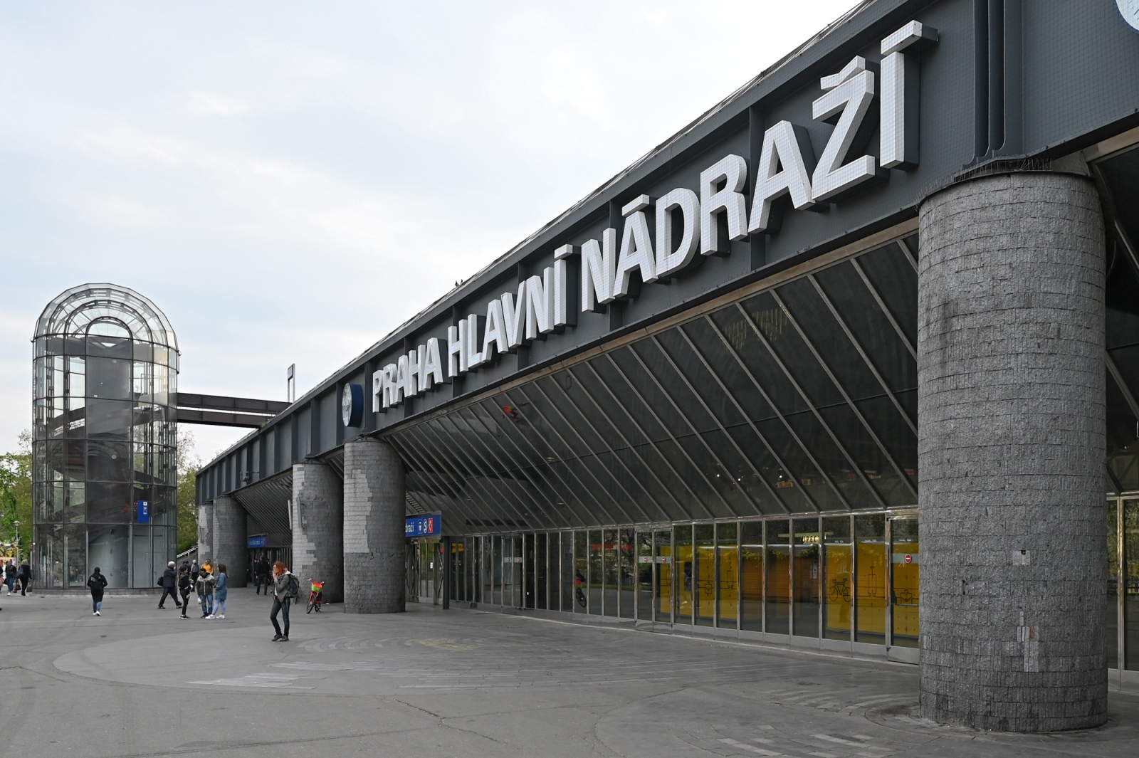 archiweb.cz - Vstupní hala a odbavovací budova Hlavního nádraží v Praze
