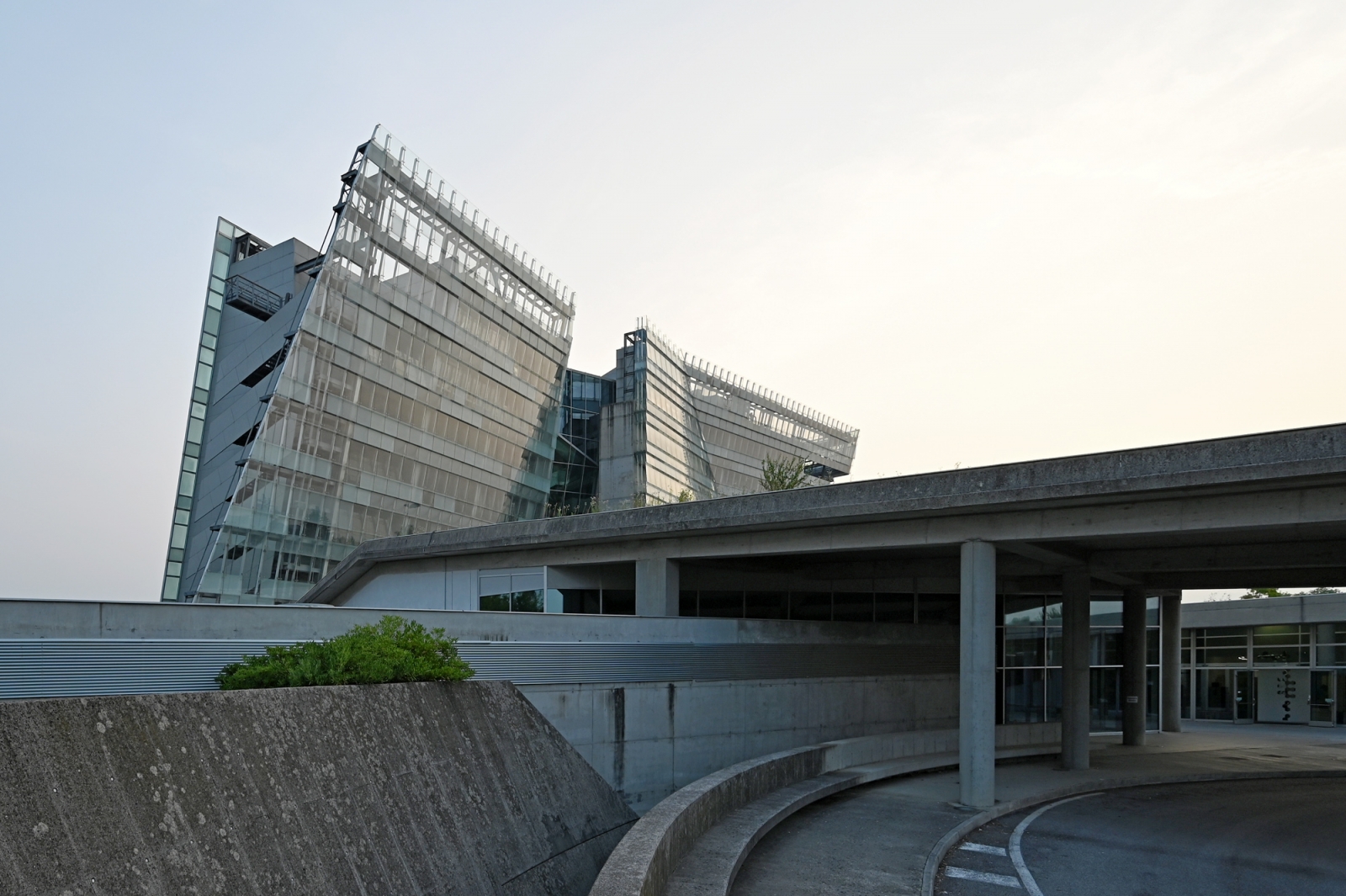 archiweb.cz - Hypo Alpe-Adria Bank