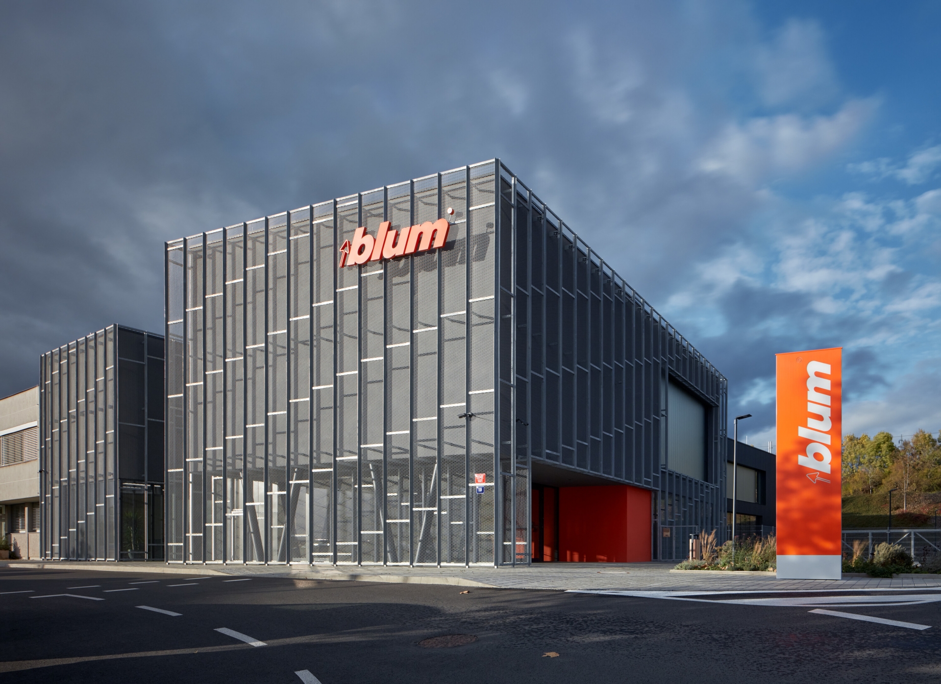 archiweb.cz - Company headquarters Blum