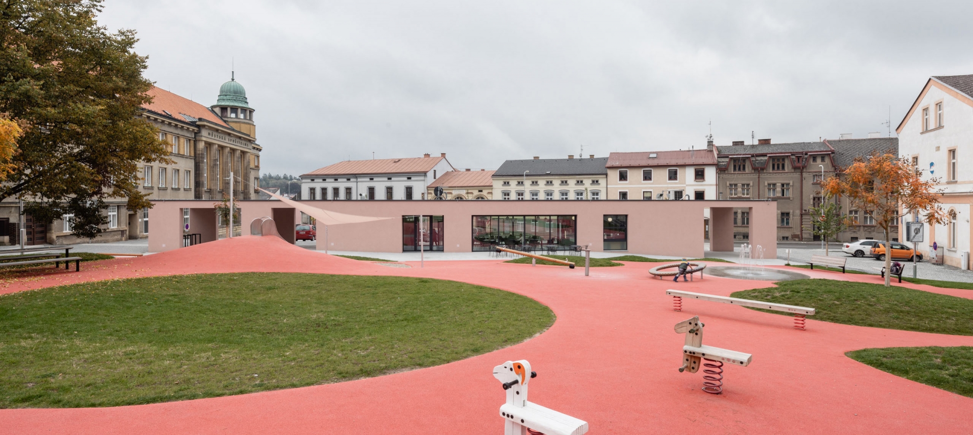 archiweb.cz - Veřejné prostranství mezi školami