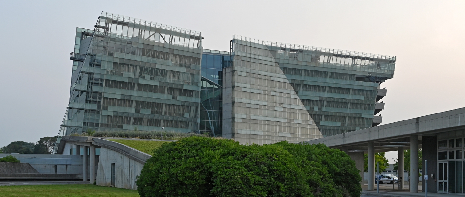 archiweb.cz - Hypo Alpe-Adria Bank