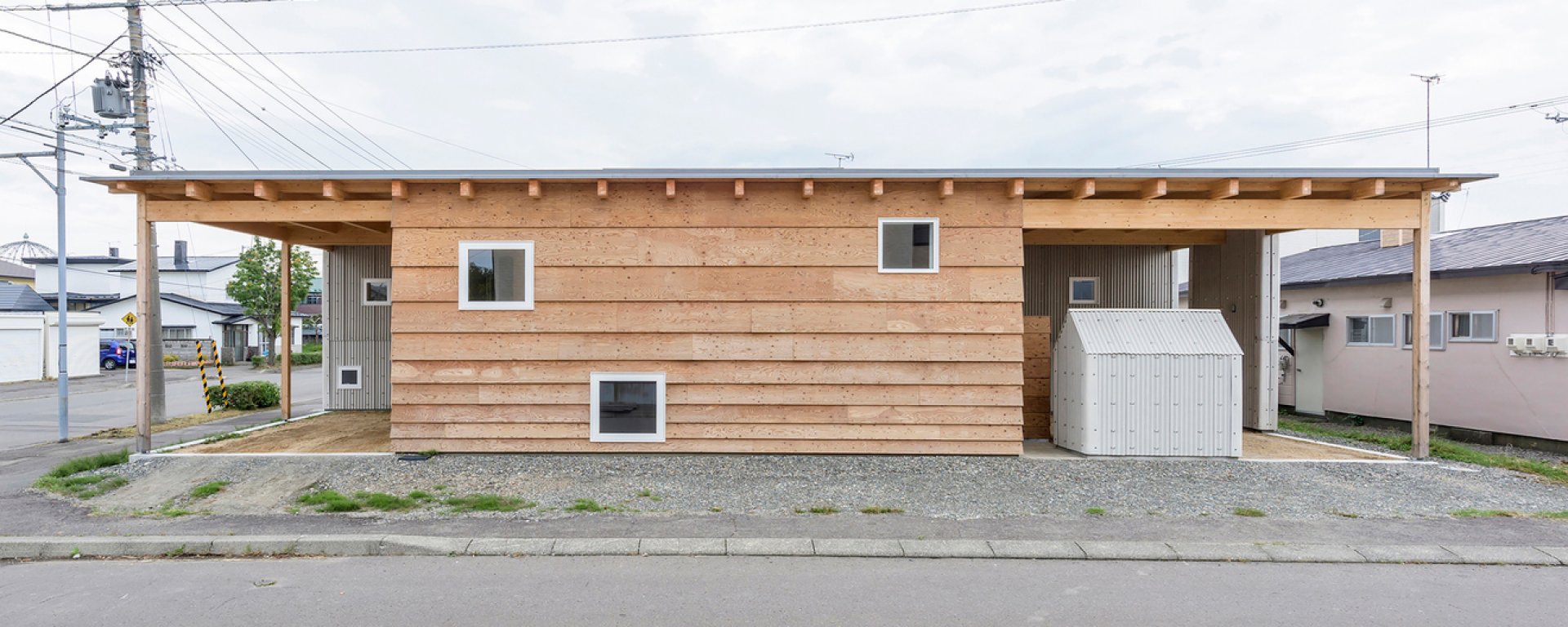 archiweb.cz - Roof and Rectangular House