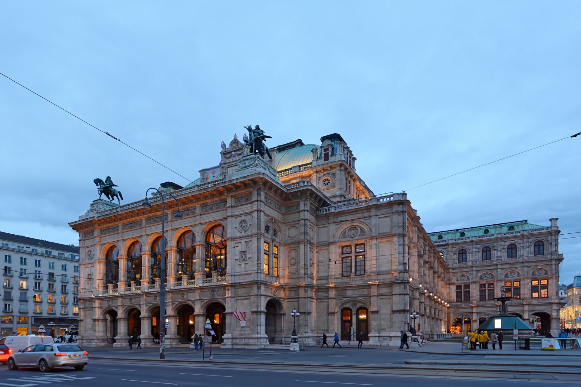 archiweb.cz - 150 years ago, the Vienna State Opera opened.