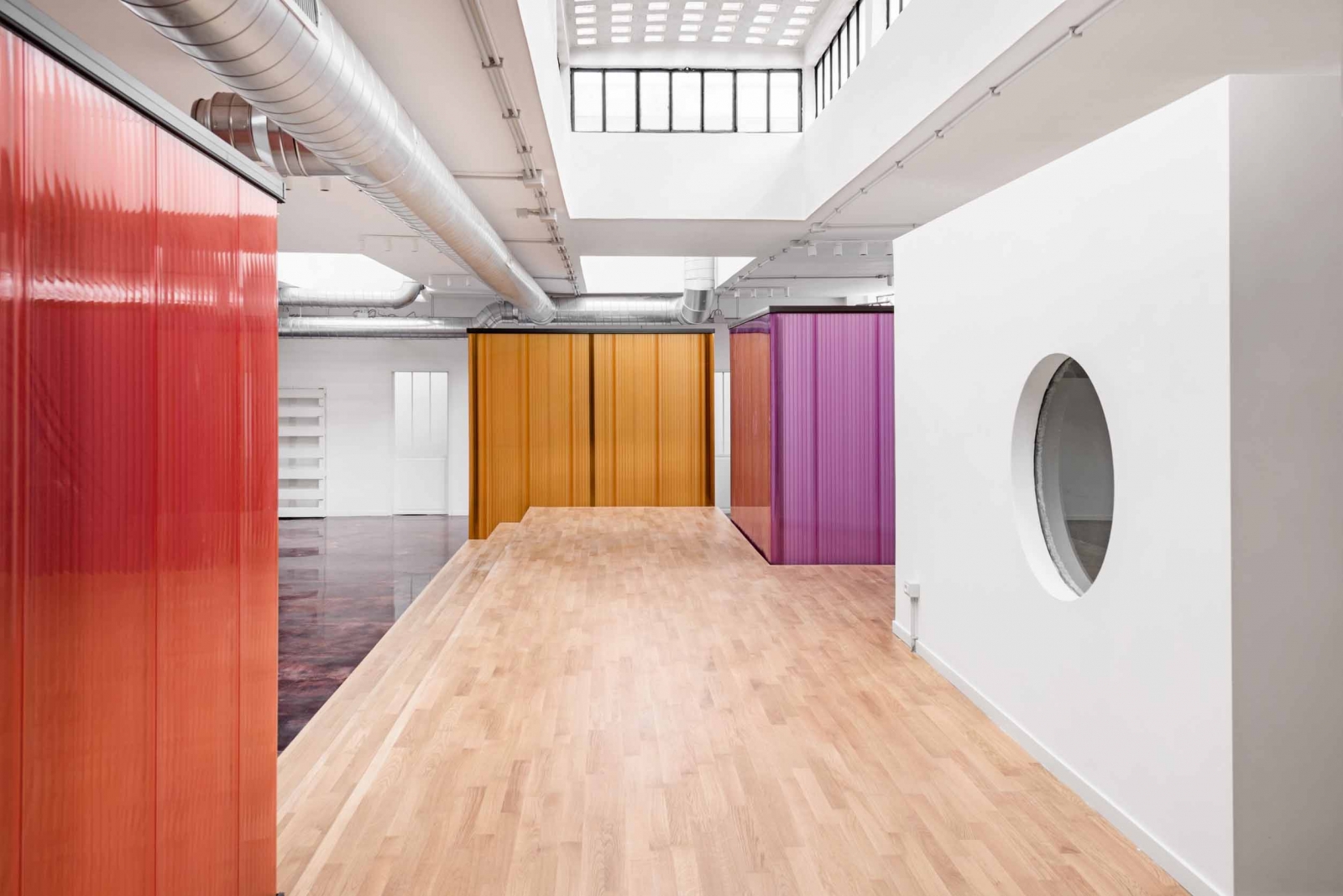 archiweb.cz - Rodeca v barvě a moderní domy